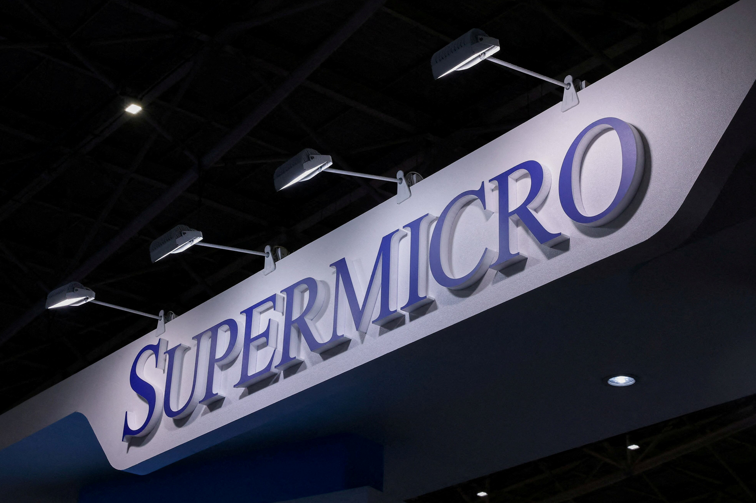 Investor Briefing: Super Micro Computer Inc. (SMCI): Rebuilding After ...